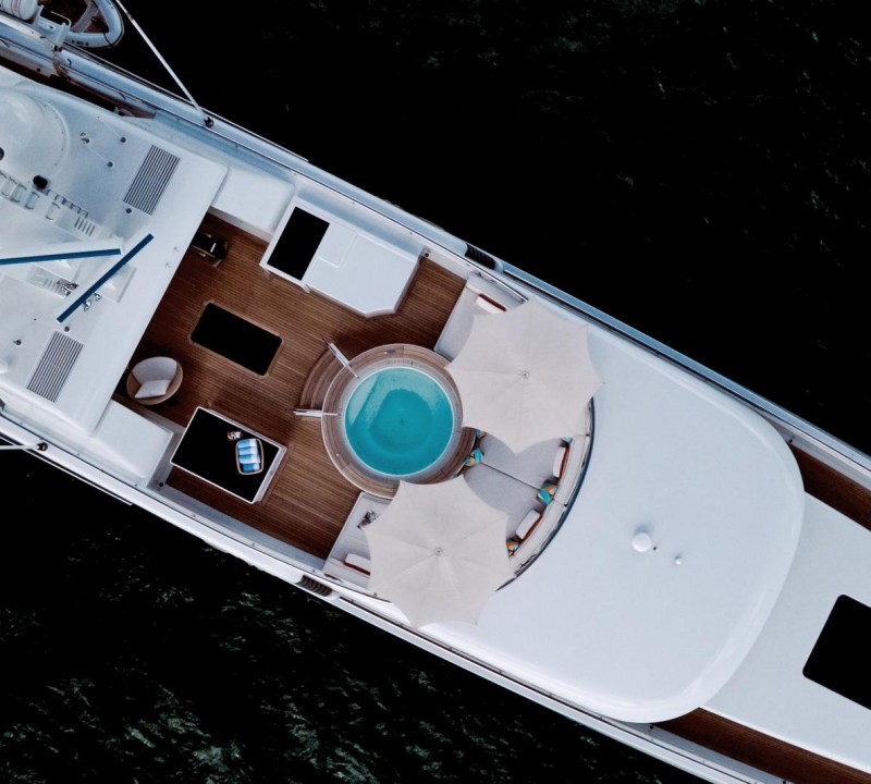 Yacht BELLA , Feadship F45 Vantage | CHARTERWORLD Luxury Superyacht ...